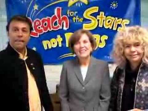 Lizana Elementary School Gulfport MS Receives Books - YouTube