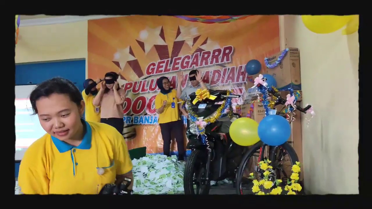 Gelegar Puluhan Hadiah Doorprize BPR Banjar Arthasariguna - YouTube