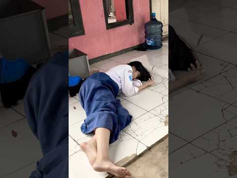 Ade Sampe Pingsan, Masih di omelin kaka