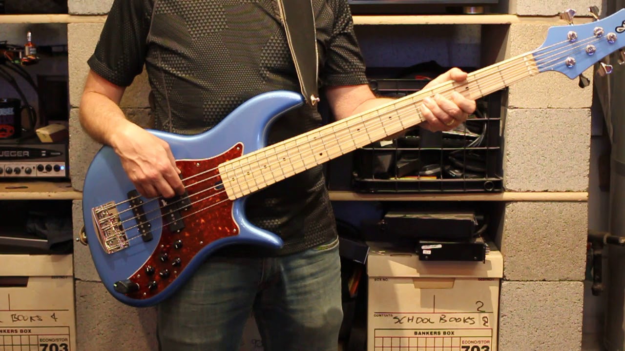 Tomlin - Indescribable (Bass Cover) - YouTube