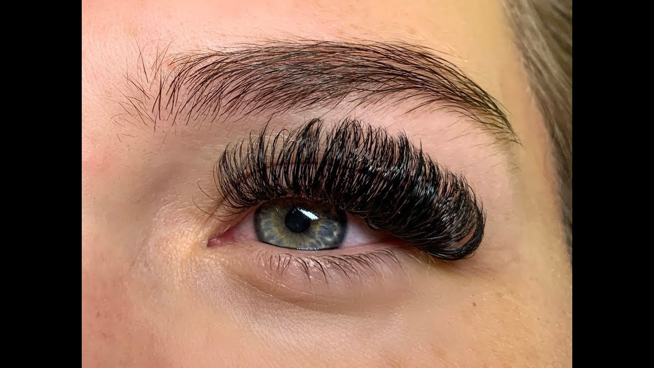 Volume eyelash extensions: HOW TO HAND MAKE VOLUME FANS - YouTube