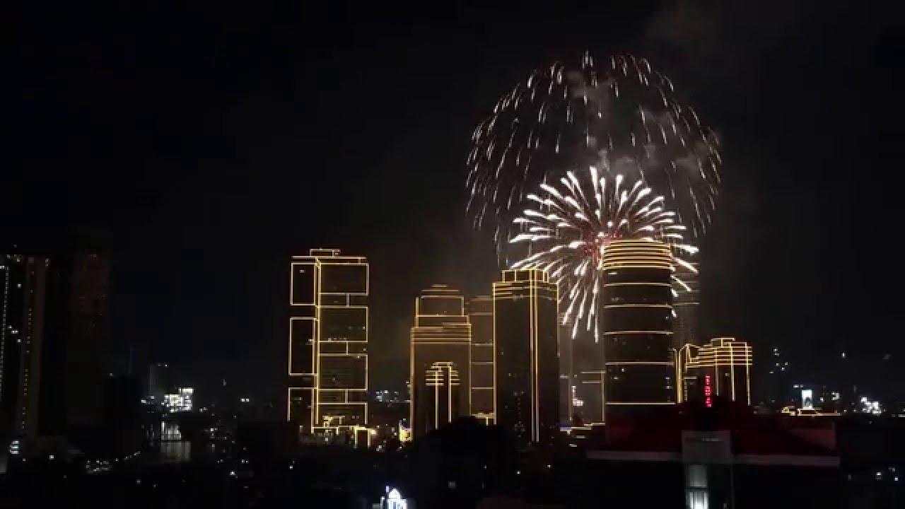 Christmas Fireworks 2015 in Manila Philippines【HD】 - YouTube