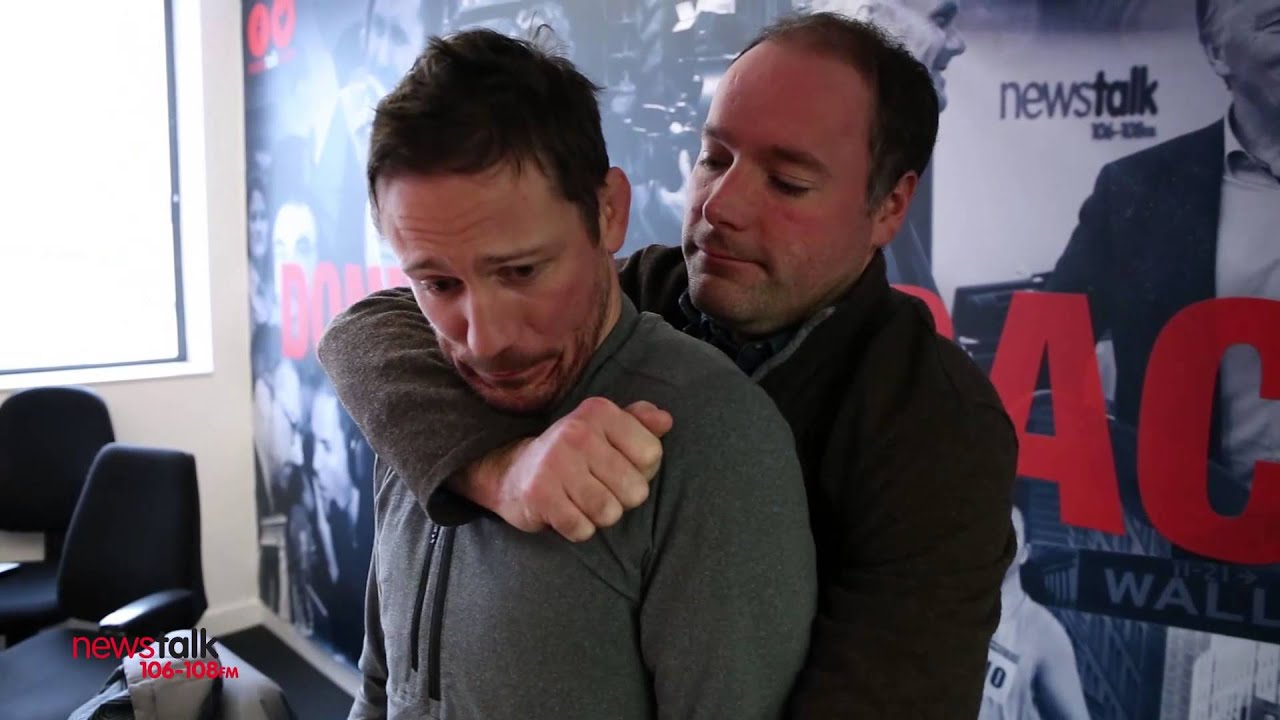 Henry McKean 'taps out' with Conor McGregor's coach John Kavanagh - YouTube