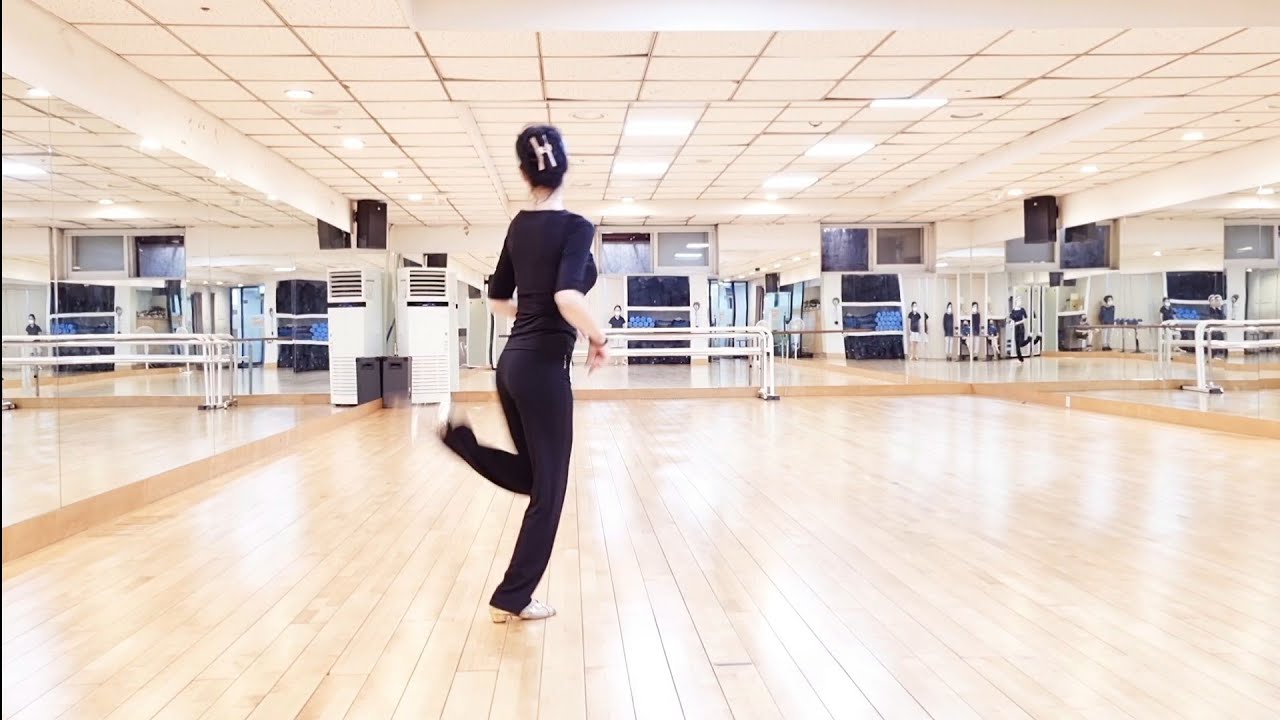 Party On The Corner Linedance / Cho:Julia Wetzel - YouTube