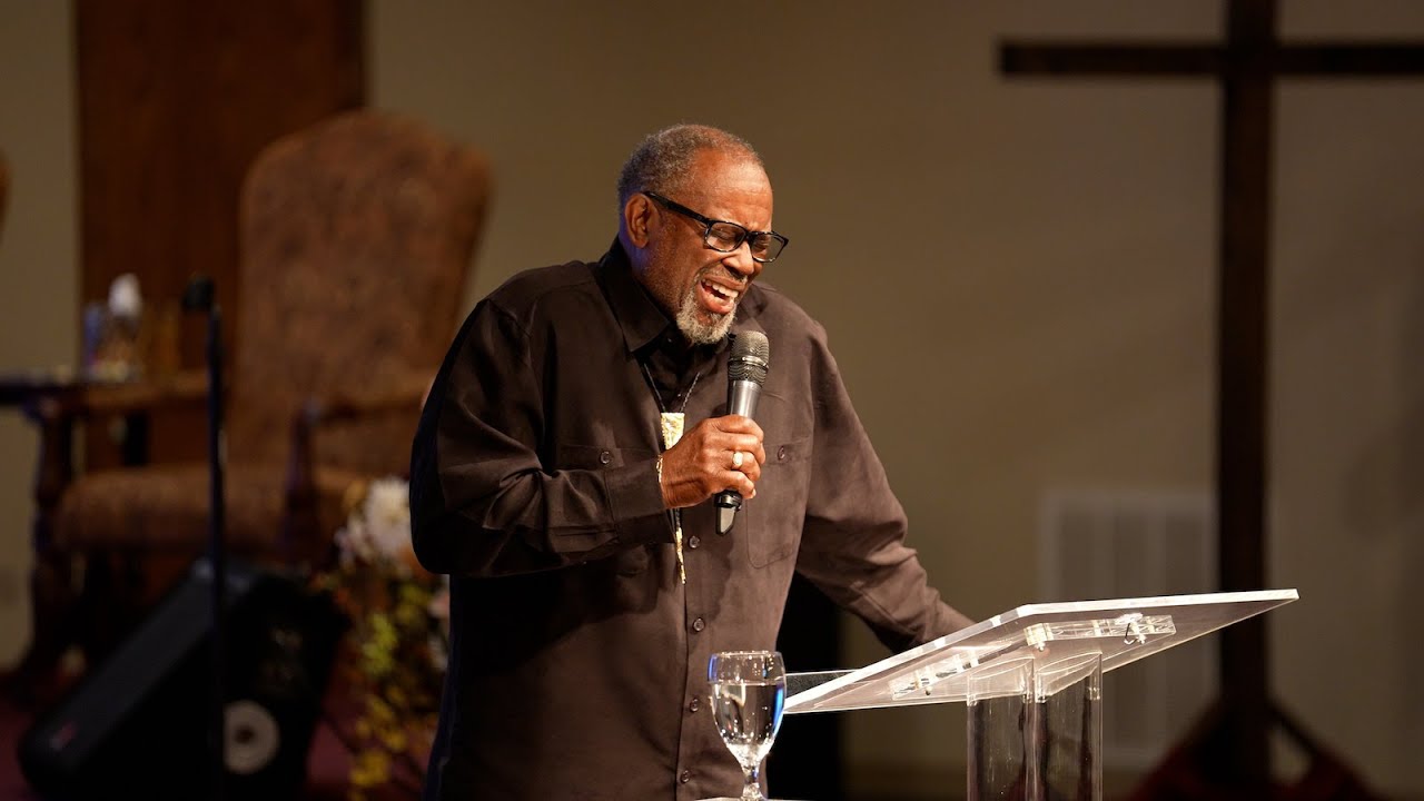 Singer Ed Ferguson at Jubilee Christian Center in Okmulgee, Oklahoma ...