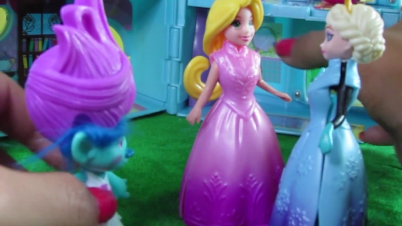 Party in Disney Princess Castle with Dreamworks Trolls and Minions ...