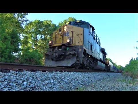 Fast! CSX Q031 From a Low Angle - YouTube