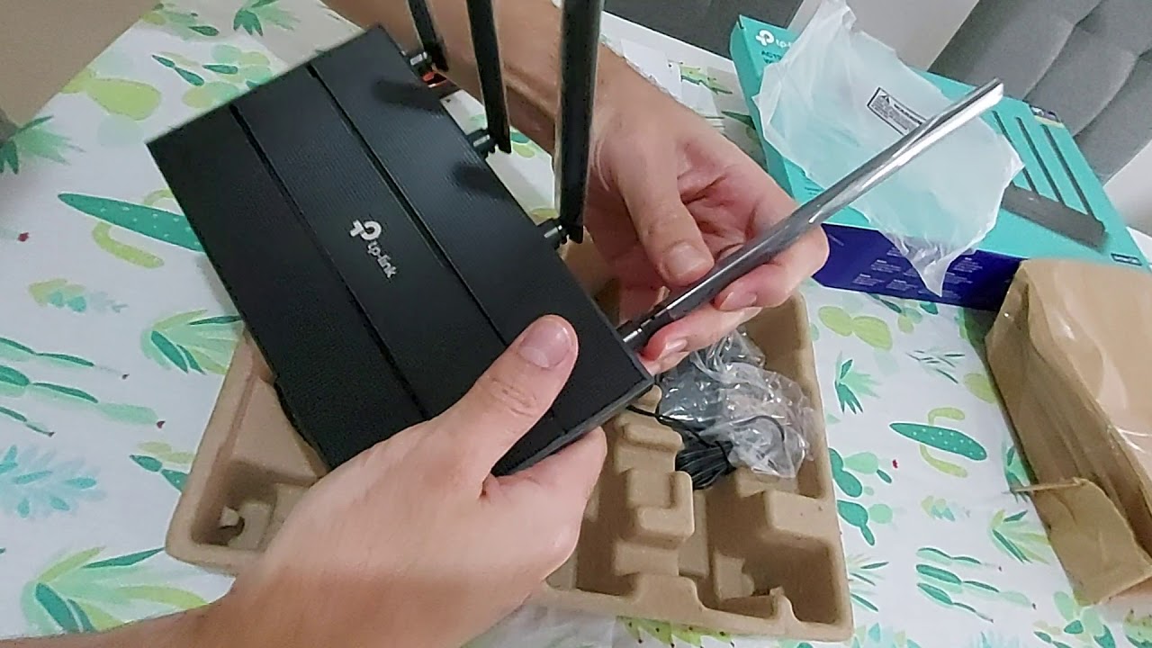 Unboxing TPLink Archer C80 - YouTube