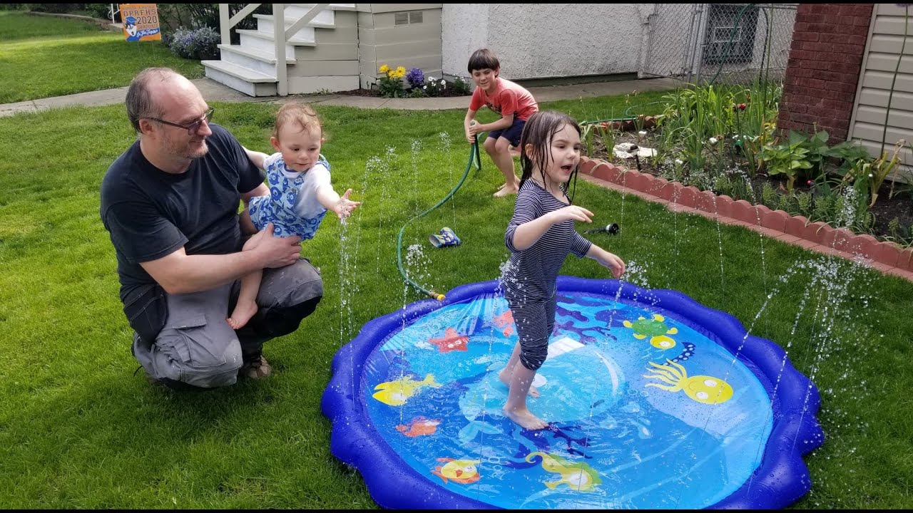 Splash pad fun - YouTube