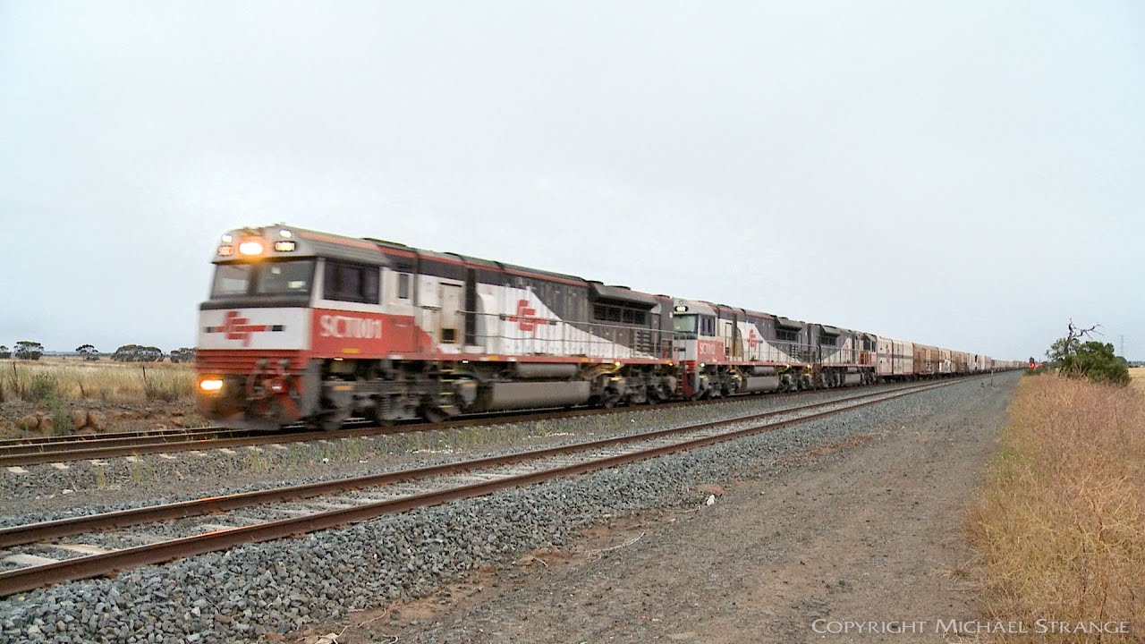 SCT 6PM9 Freight Train With Boxcars & Containers - PoathTV Australian ...