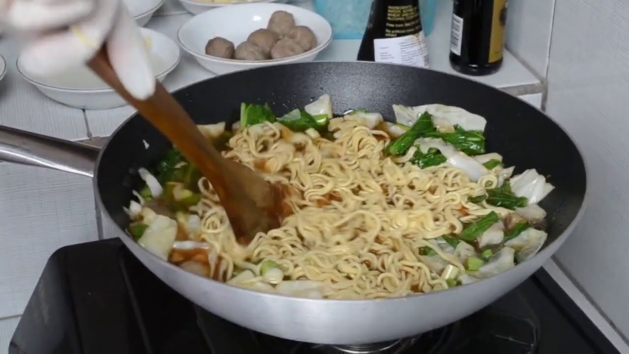 Memasak Bakmi Jawa ala Ibu PIA Ardhya Garini - YouTube
