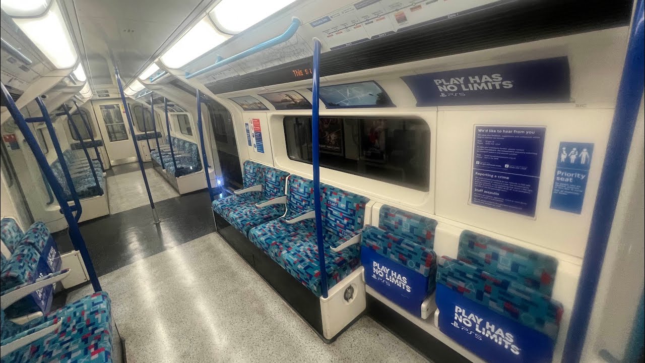 Victoria Line 2009 stock 13039 Walkthrough PlayStation Carriage - YouTube