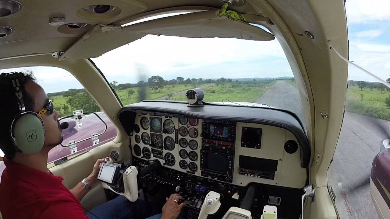 BE 58 LANDING - YouTube