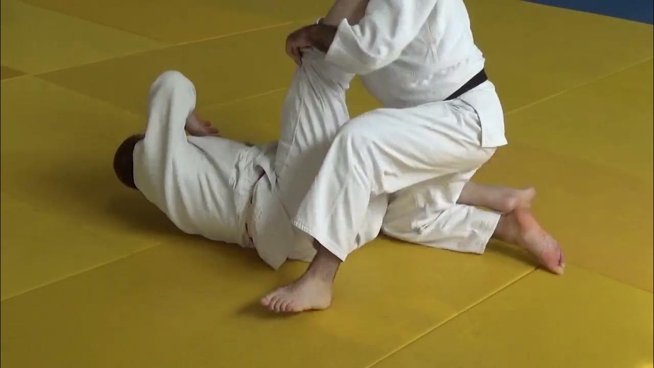 Séance KATA du 62 22 UV2 SHIME WAZA 4 de Face et Sankaku jime - YouTube