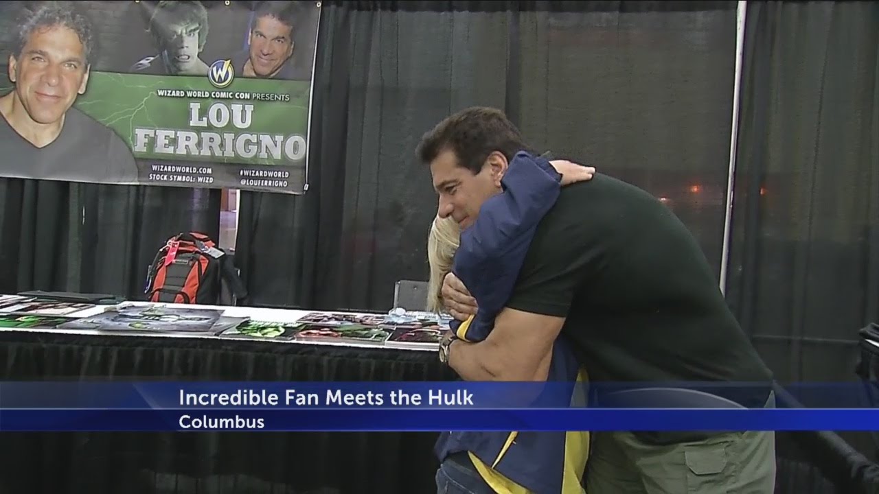 Incredible fan meets the Hulk - YouTube