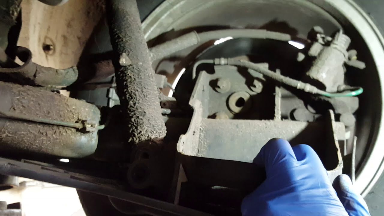Renault Laguna rear spring replacement/removal. How to do it. - YouTube