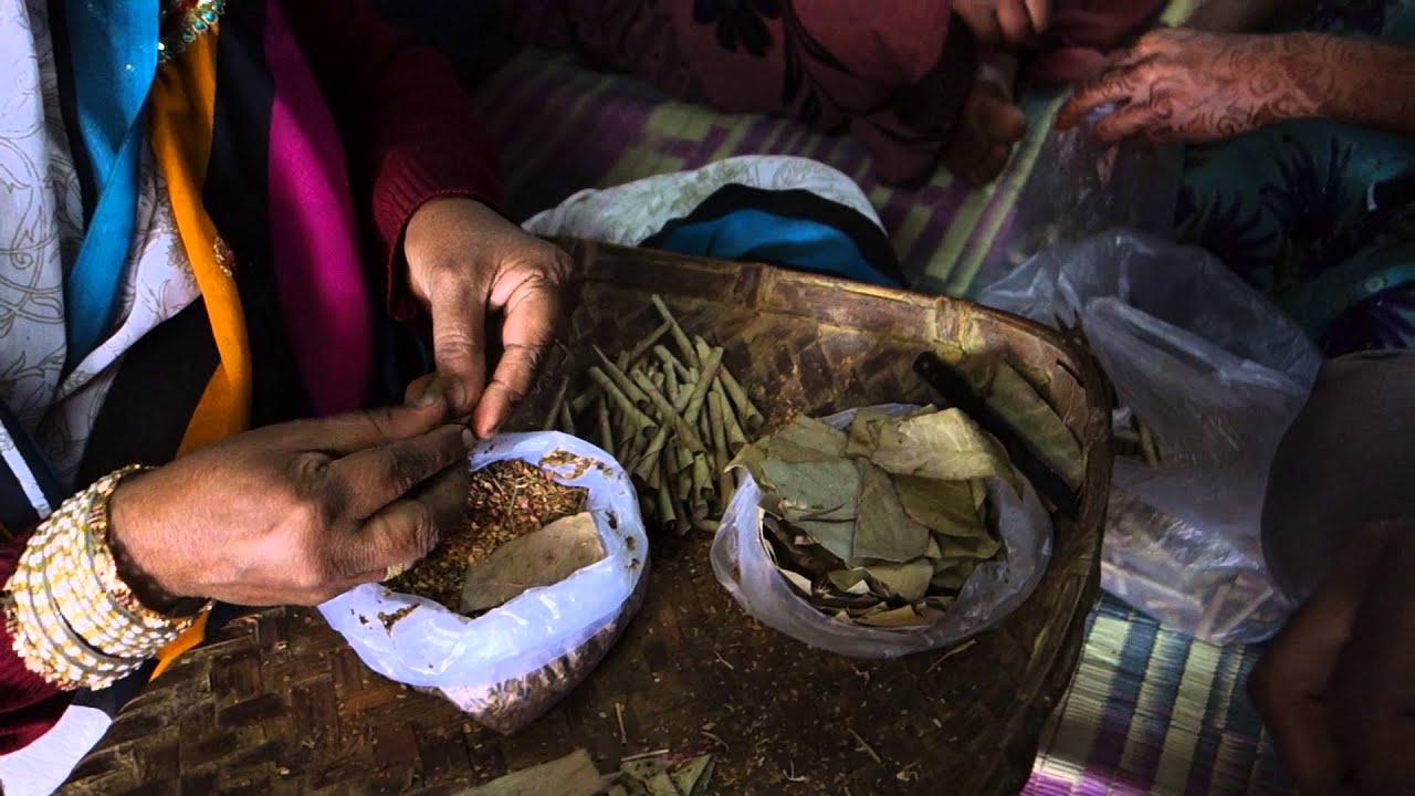 Beedi Making - YouTube