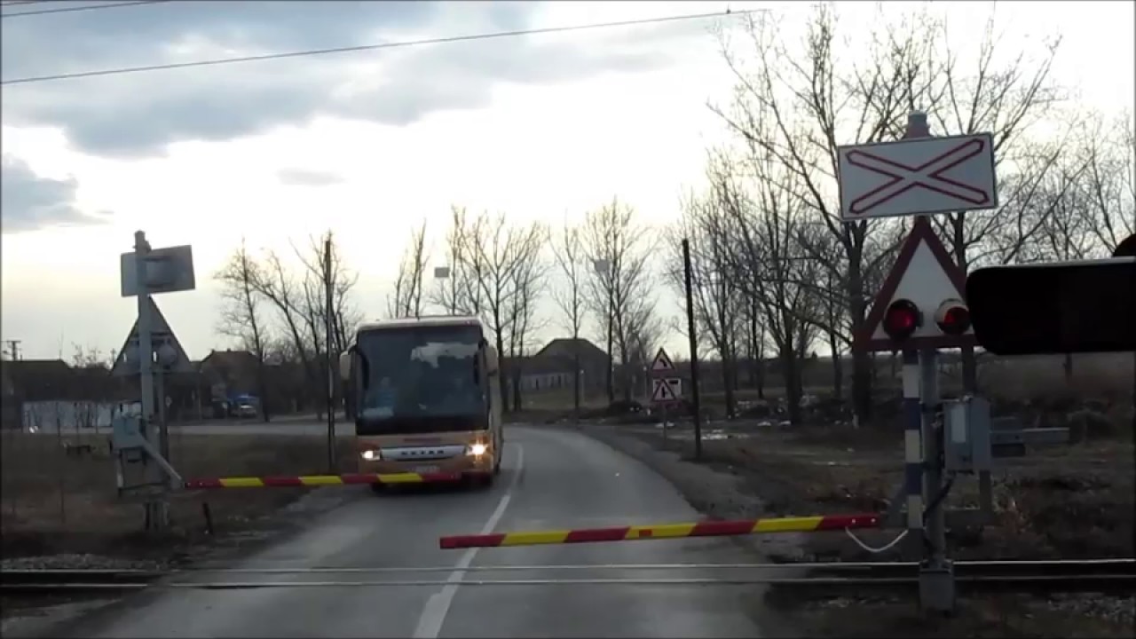 Pružni prelaz Stepanovićevo - YouTube