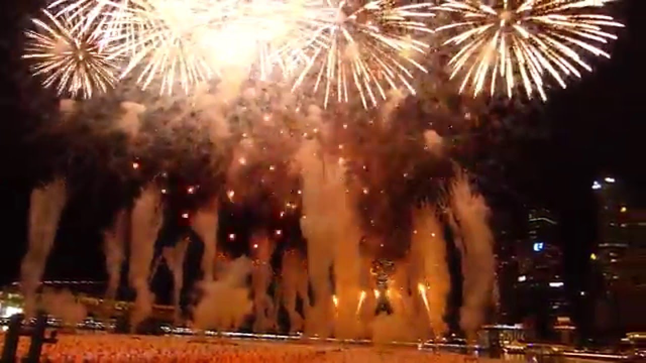 Singapore MBS 2016 Countdown Fireworks - Esplanade View - YouTube