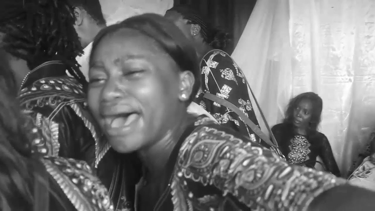 Mwana poto akufi na kin sima ya koya kotala maman na ye, alié ye na ki ...