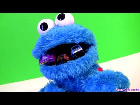 Cookie Monster Eats Cars Lightning McQueen Micro Drifters Mater Count N Crunch Playset Disney Pixar