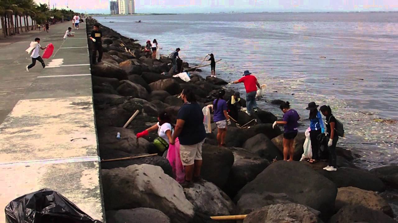 Manila Bay clean up - baywalk (Sept 11, 2011) - YouTube