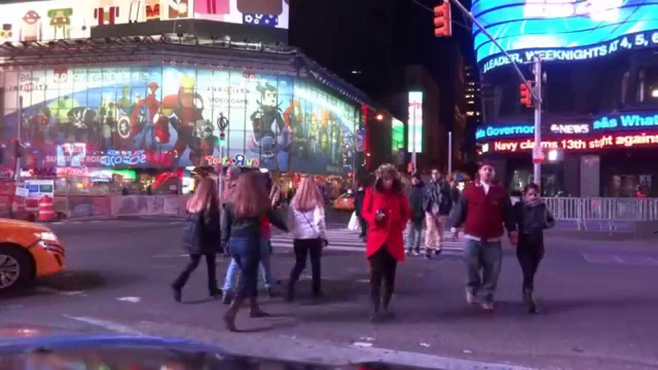 Walk in Reverse Day in Times Square - Dec 17th, 2014 - YouTube