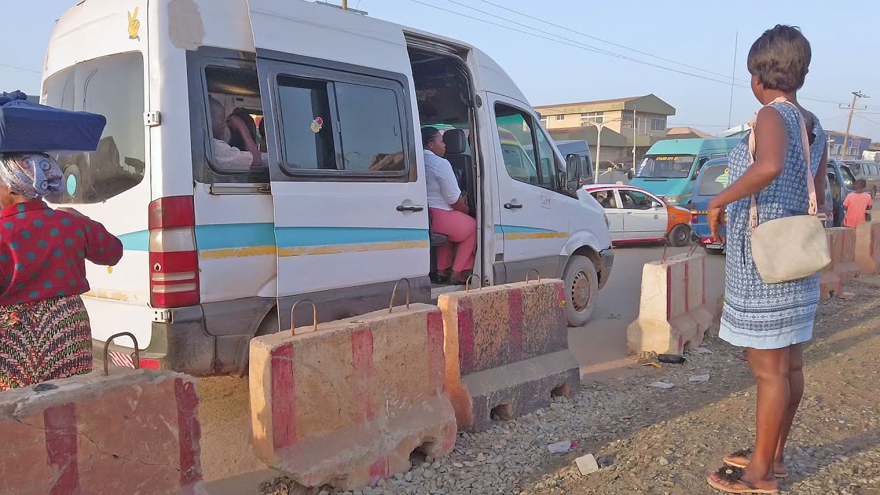 HOW AFRICAN BUS STOPS WORK, GHANA NUNGUA - YouTube