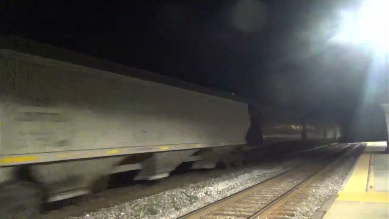 BNSF Grain Train EB Thru La Plata, Missouri 9/2/23 - YouTube