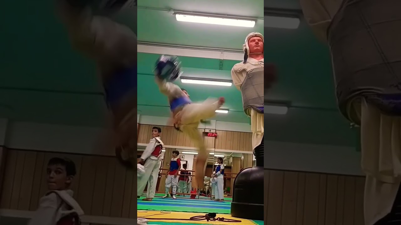 Taekwondo jump and kick - YouTube