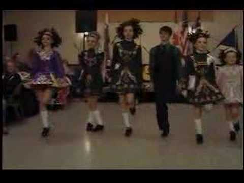 Irish Dancers ~ Traditional Hornpipe/Treble Reel - YouTube