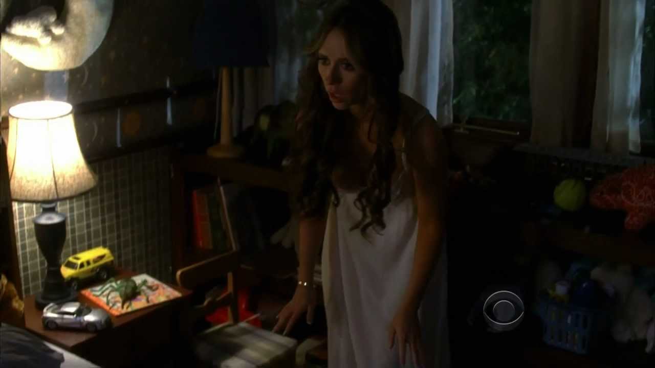 Jennifer Love Hewitt-Ghost Whisperer scene - YouTube