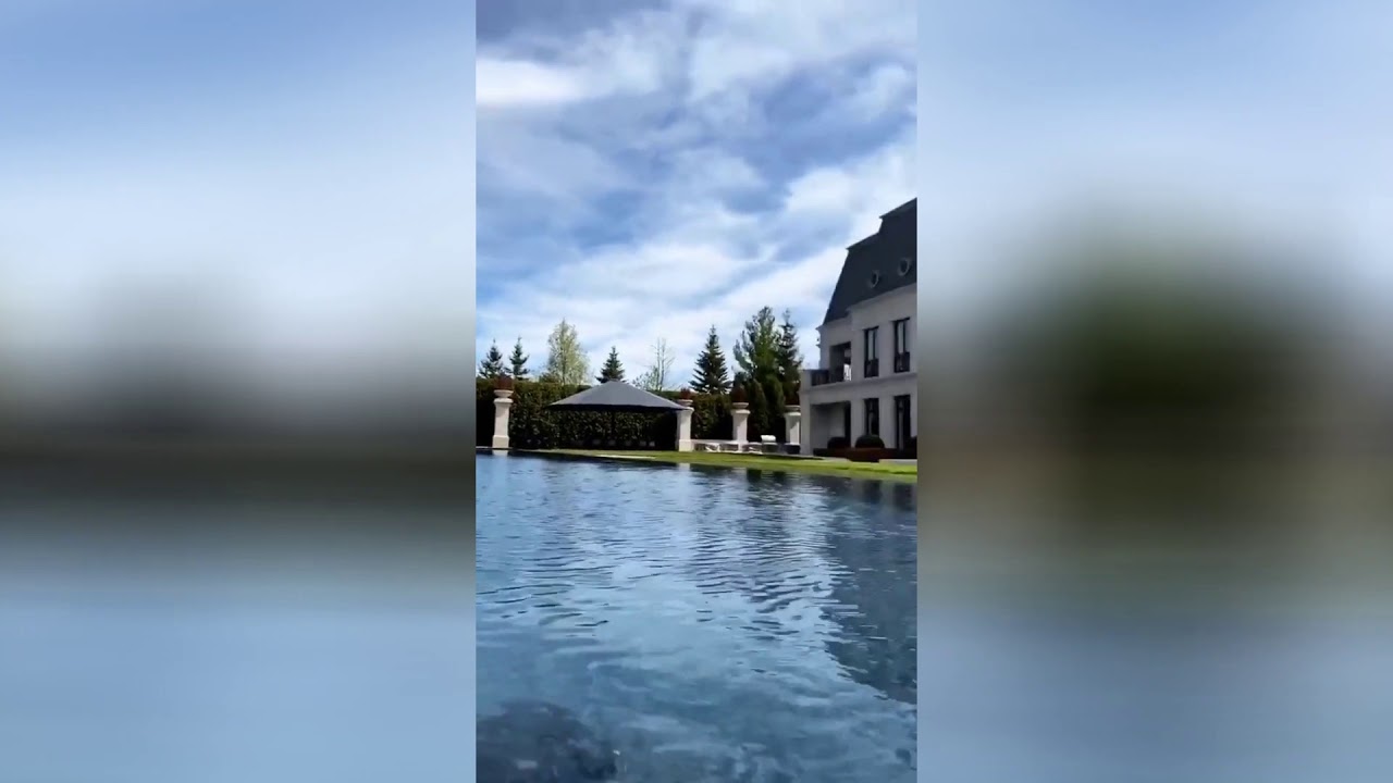 Drake first time in his pool 🏊‍♀️ Drake instagram story - YouTube