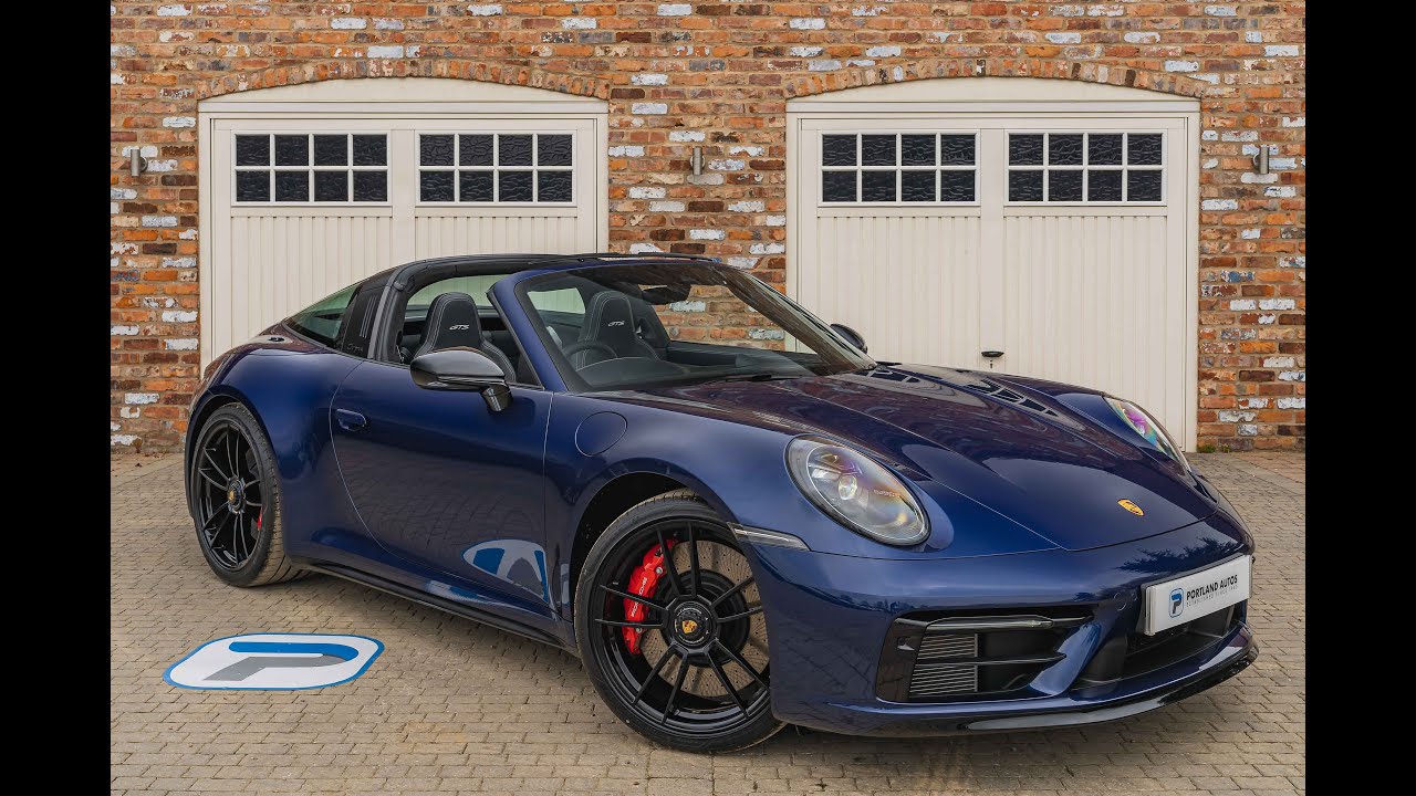 2021/71 PORSCHE 911 TARGA 4 GTS IN GENTIAN BLUE METALLIC WITH BLACK ...