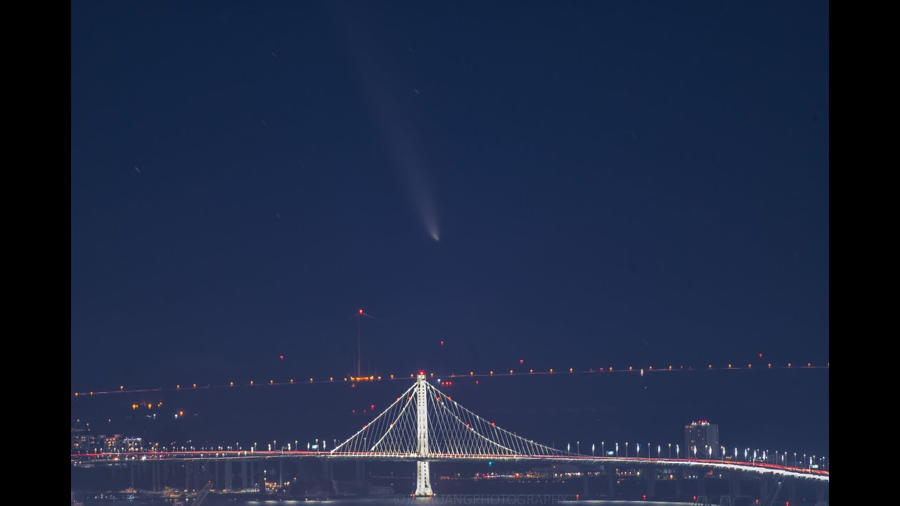 Comet Met With Golden Gate Bridge & Bay Bridge - YouTube