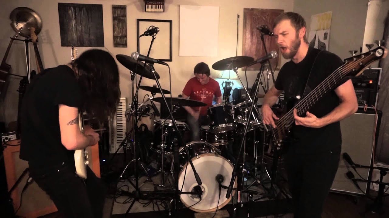 Baring Teeth - "Dripping Sun" (Violitionist Session) - YouTube