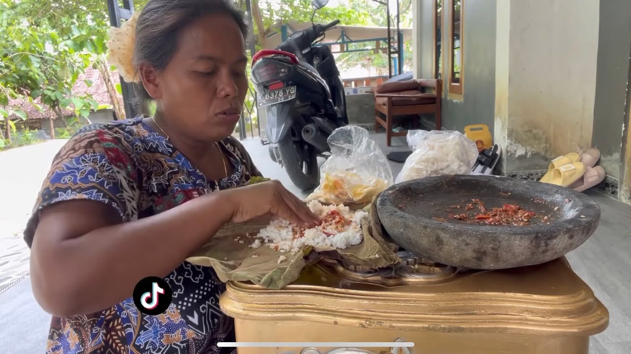 WAYAHE MANGAN 201 - YouTube