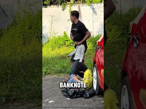 The Girl’s Quick Thinking in Front of the Bandit 😜 #shorts #helping #kindness