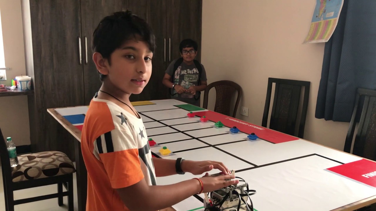 WRO - Elementary Category - Practice Run - 2018 - YouTube
