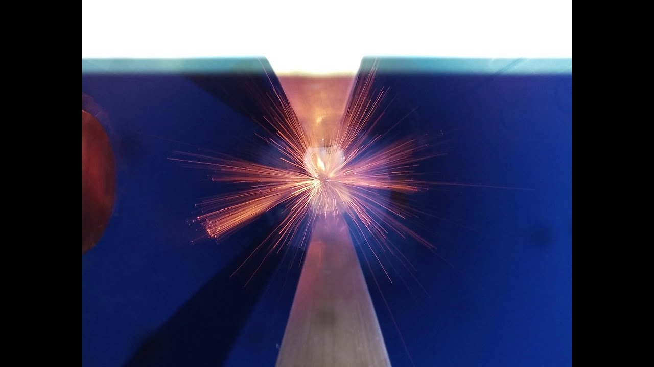 2,5 kJ electrical explosion on lead electrodes - YouTube