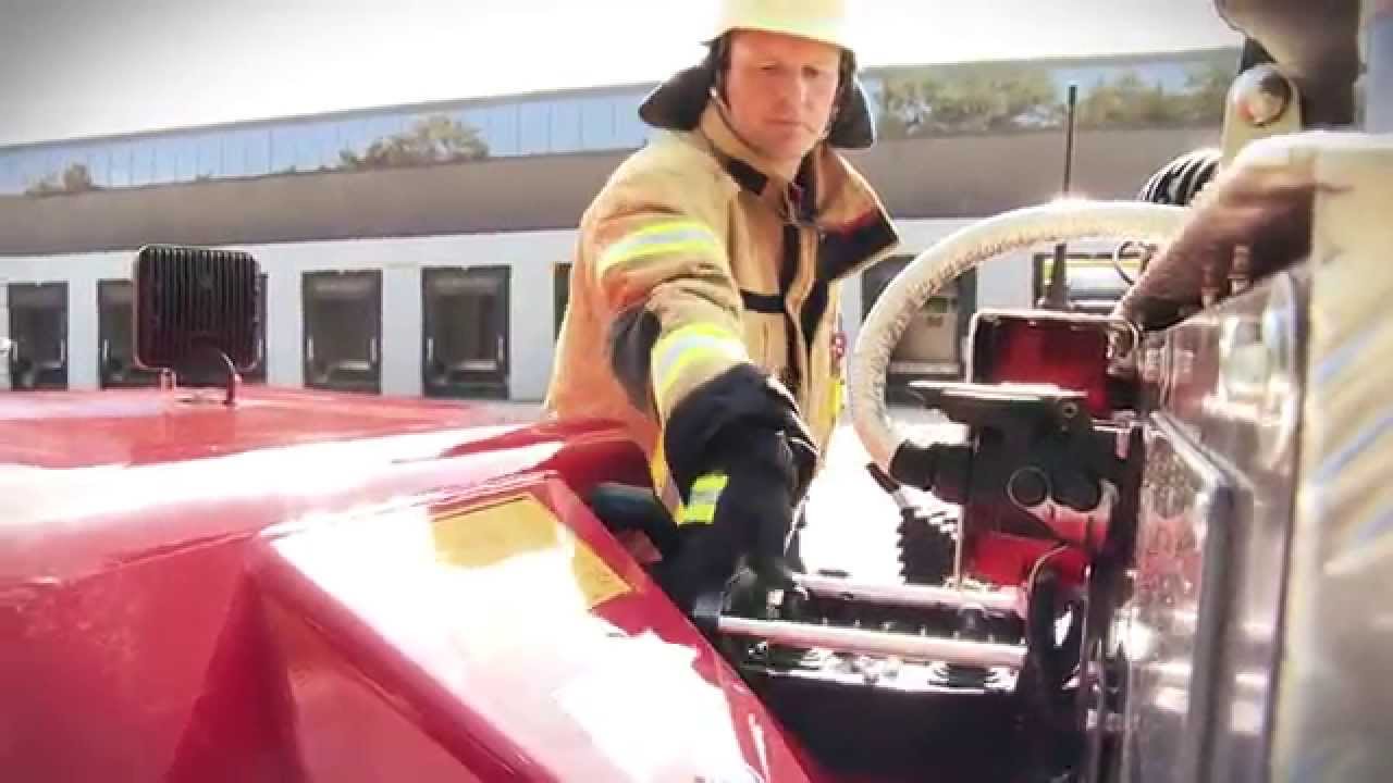 The „First Attack“ firefighting vehicle with HBC radio control. - YouTube