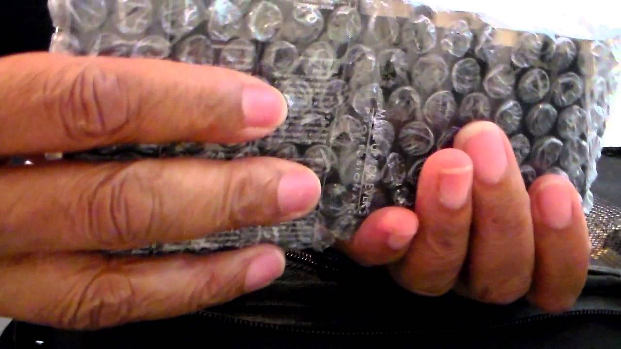 MAC TRAIN CASE 2014 and what it can hold ..freelance kit - YouTube