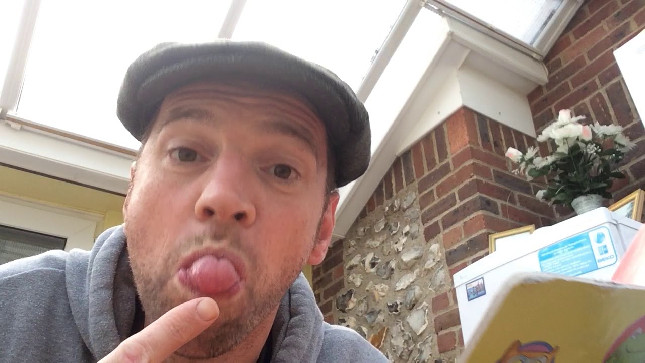 Mr Dad reads for his Kids - YouTube