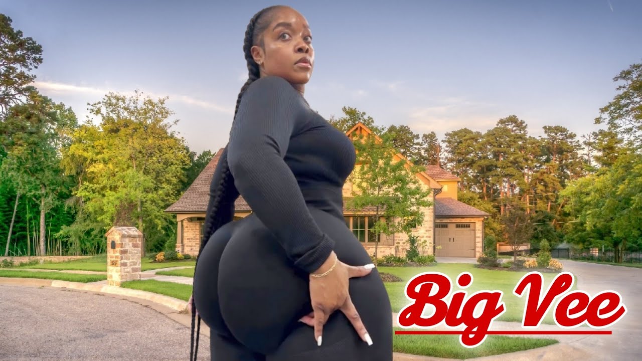 Meet Big Vee: The Plus-Size Model Making Waves! - YouTube