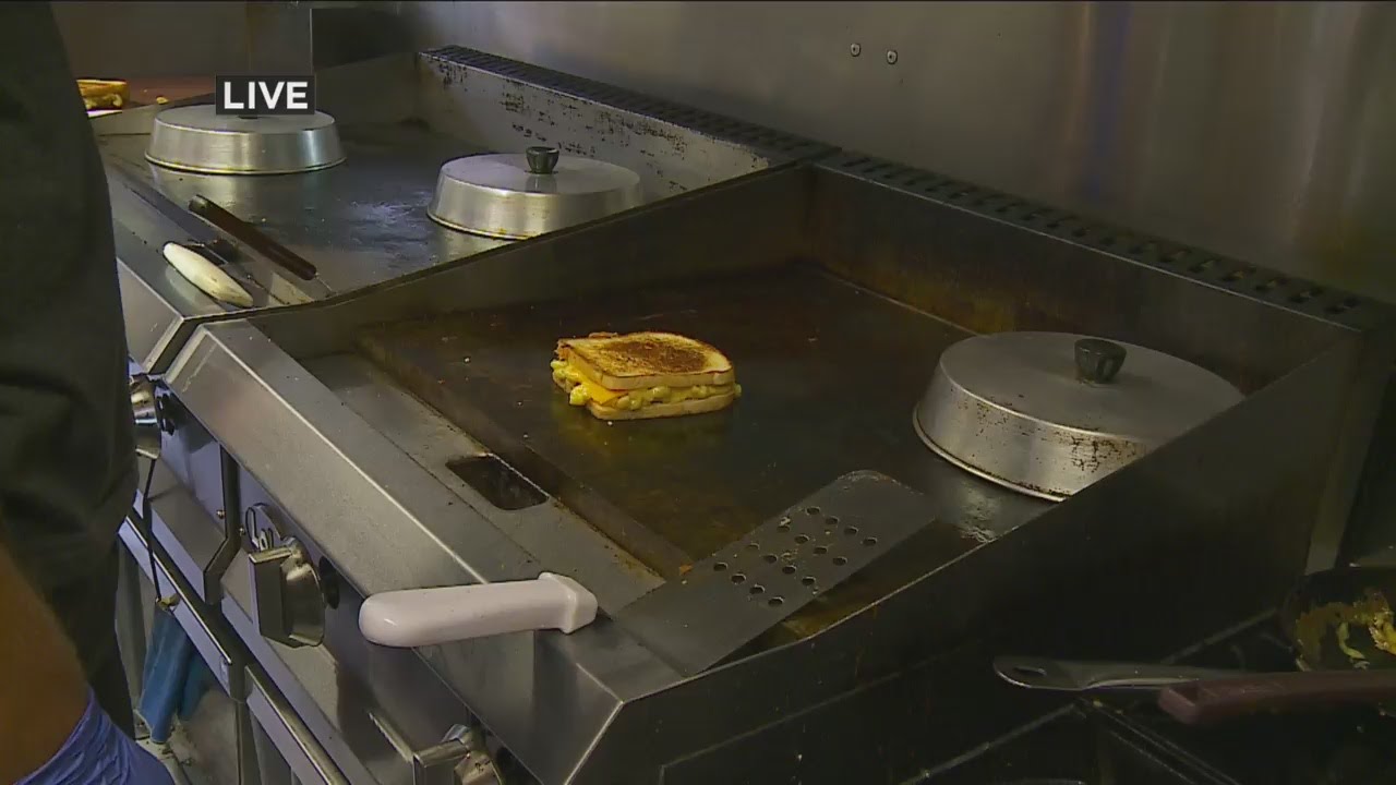 Get Cheesy With Minneapolis' O'Cheeze - YouTube