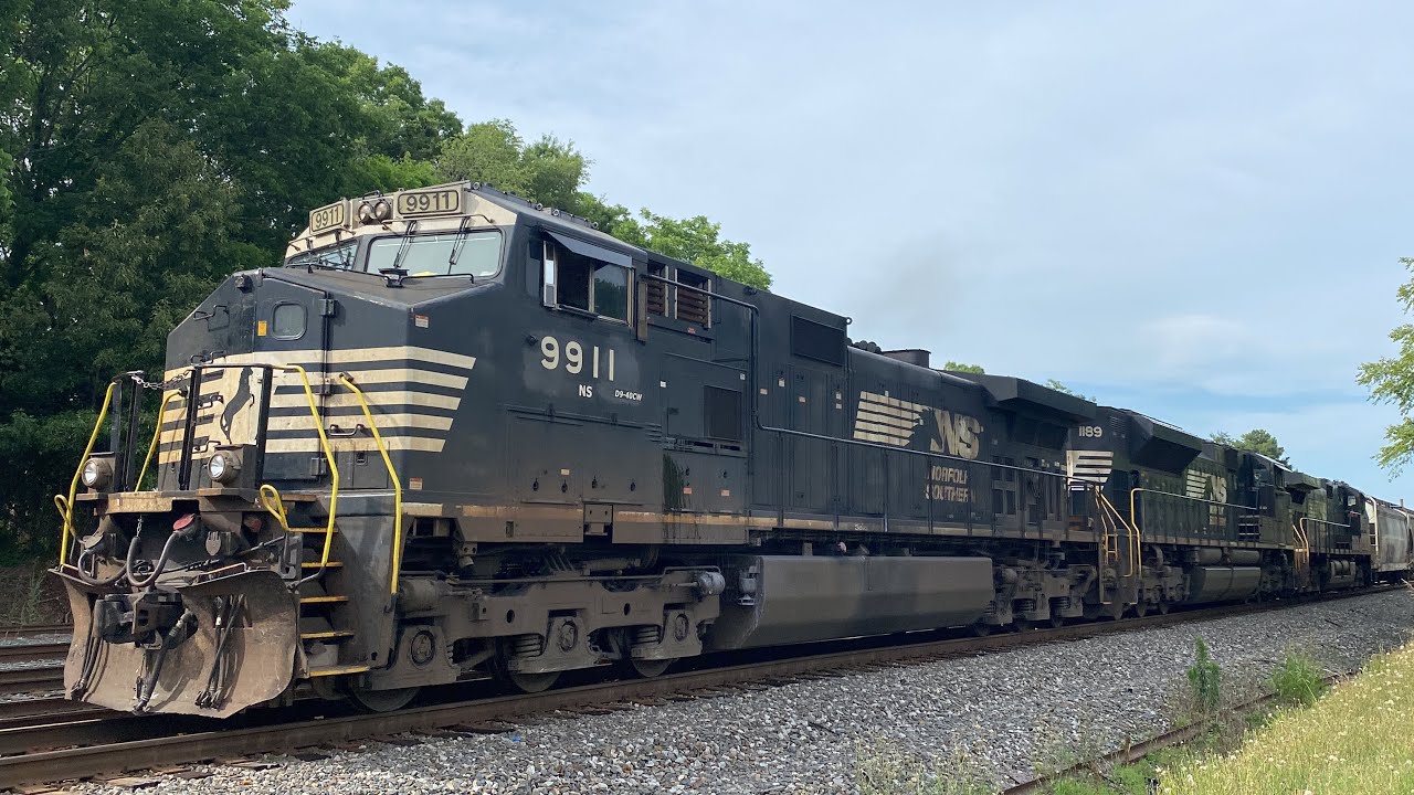 NS 9911 leads NS 15R crawling through Rock Hill. 6-14-2022 - YouTube