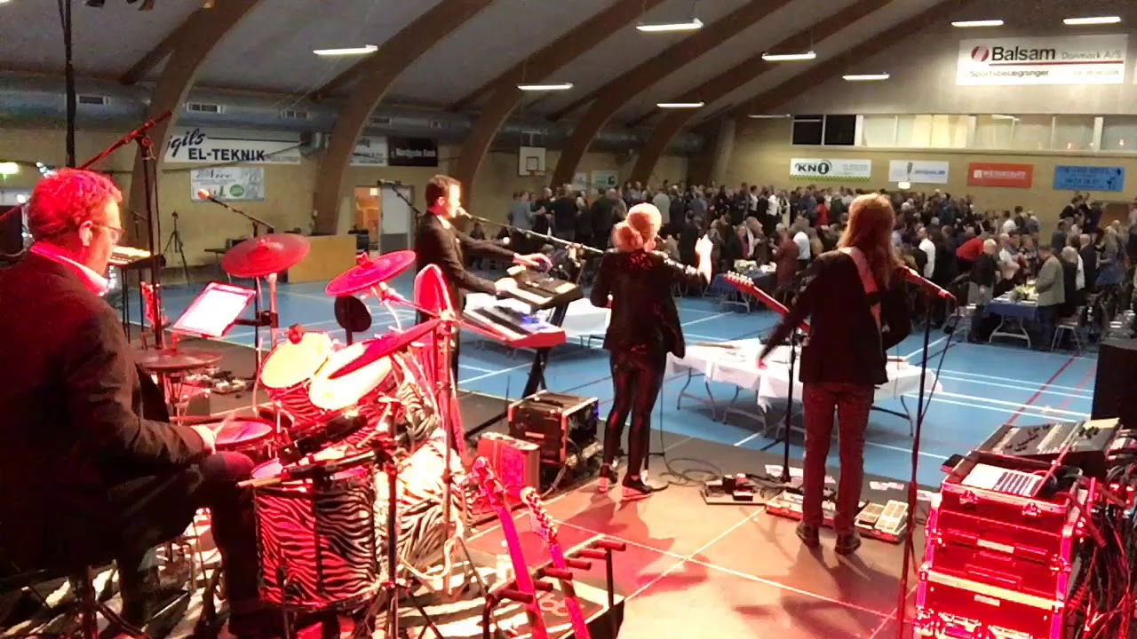 Safari-Band, Julefrokost/ Halbal i Vendelbohallen - YouTube