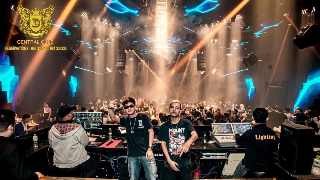 MEAK MK Family Beijing Team 2023 3Cha ft Funky & Break Mix - YouTube