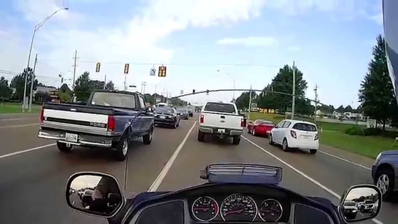 Motorcycle Lane Positioning Honda GoldWing - YouTube