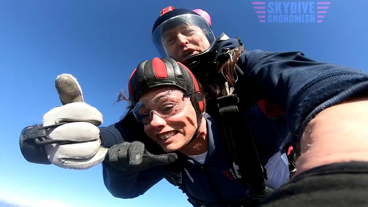 Amanda Luce's Tandem skydive! - YouTube